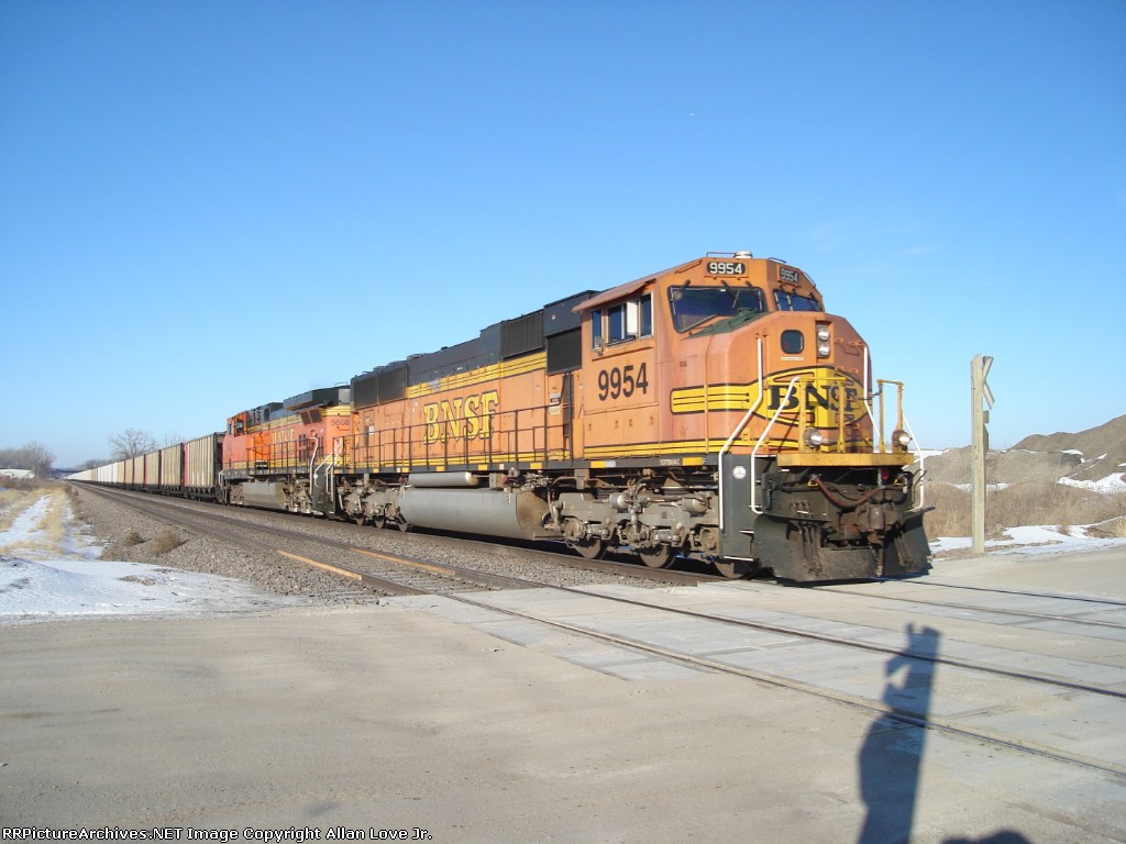 BNSF 9954 east.